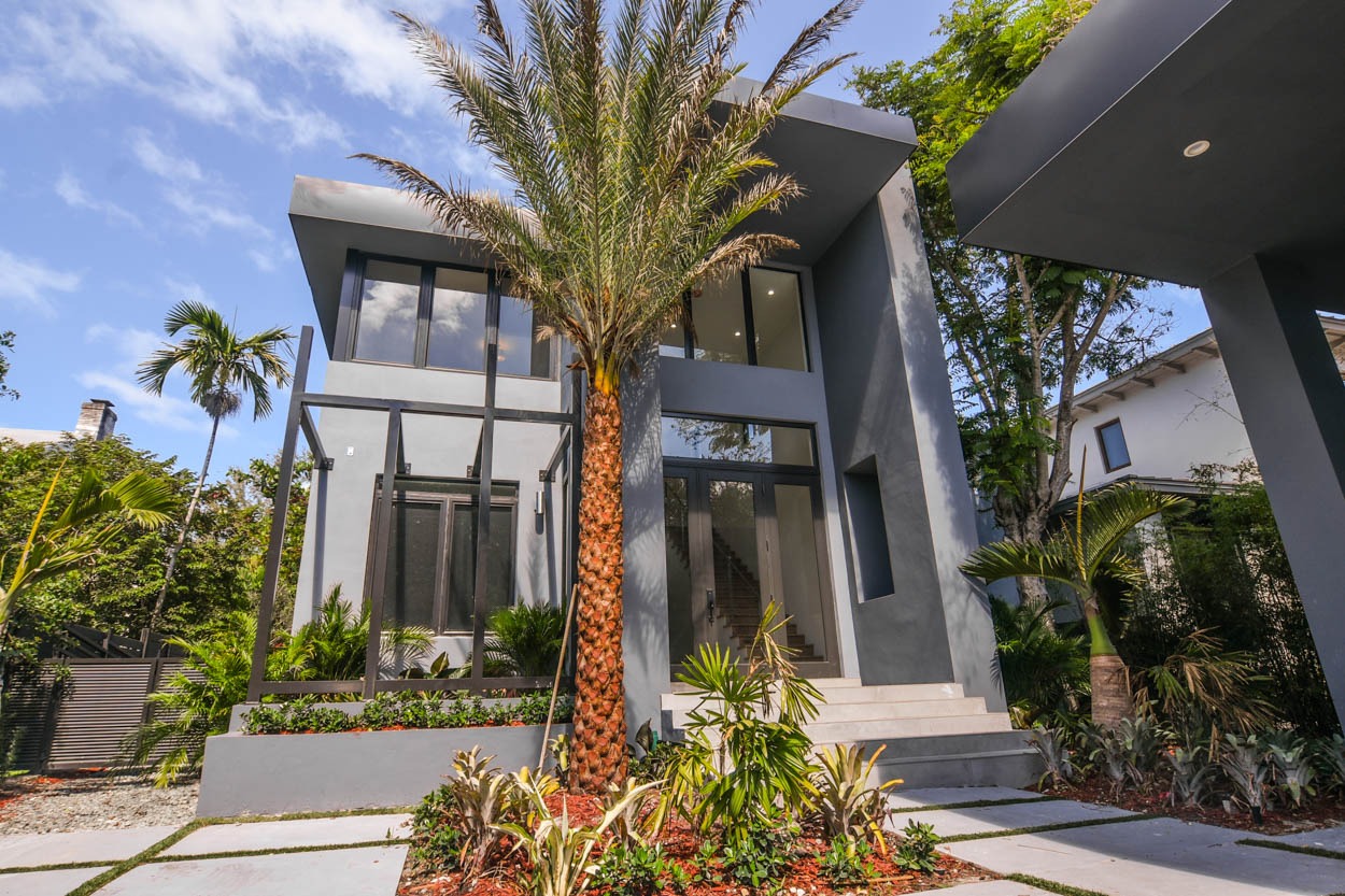 Custom Luxury Homes: Building Your Ideal Space with Expert Builders ...