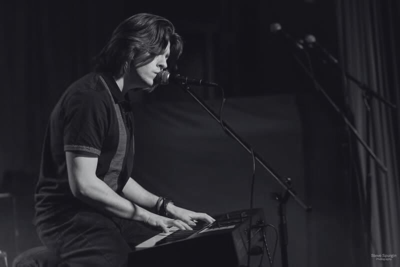 Ollie Hutton: Sophisticated Piano Player Entertainment for Events ...