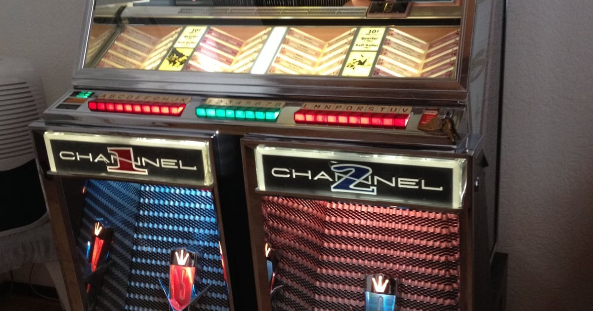 "The Seeburg 222 Jukebox: A Vintage Music Machine Worth Collecting ...
