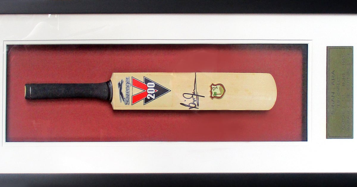 What is the best framing style for a cricket bat? | TFG FRAMES GALLERY