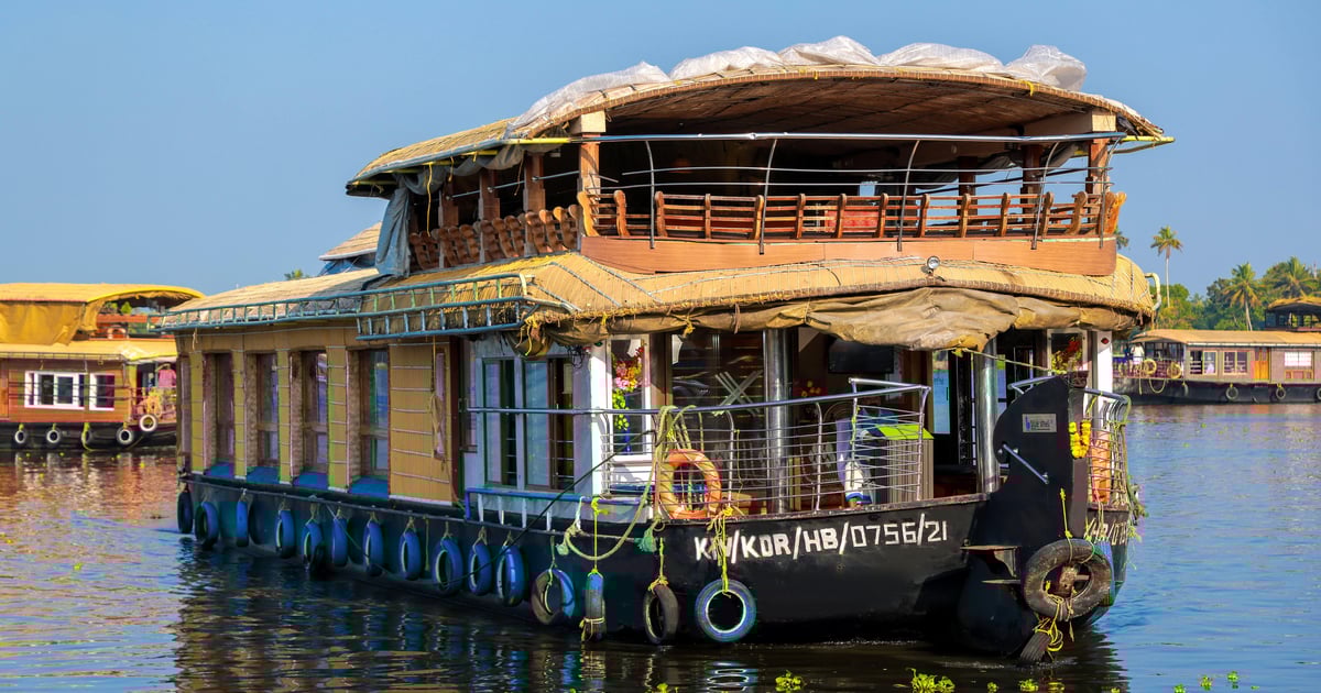 Premium houseboat cruise in Alleppey | BlueShell Cruise | BlueShell Cruise