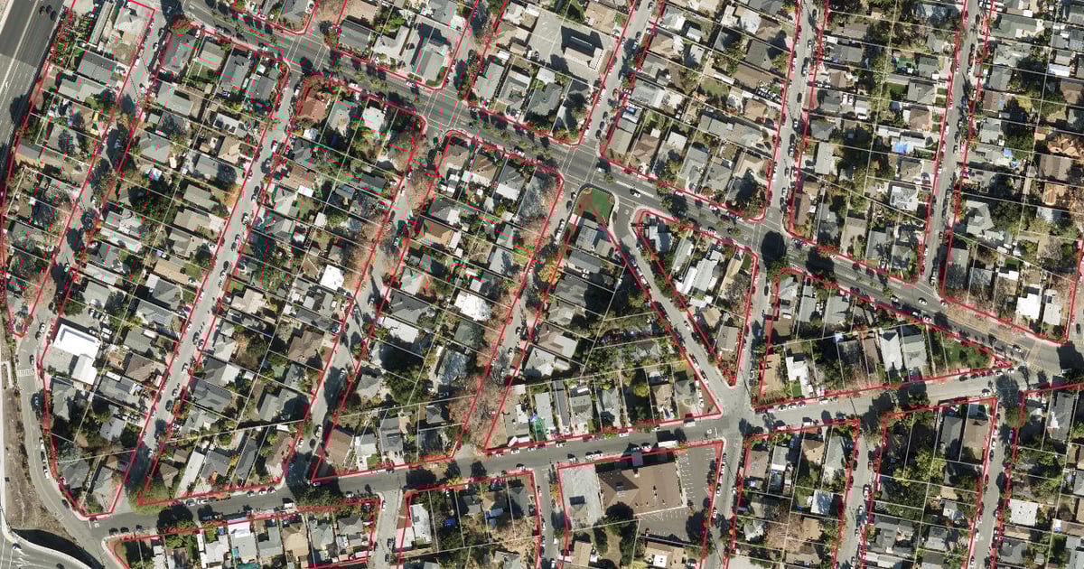 Property analysis. Frontage delineation | GISMAPS