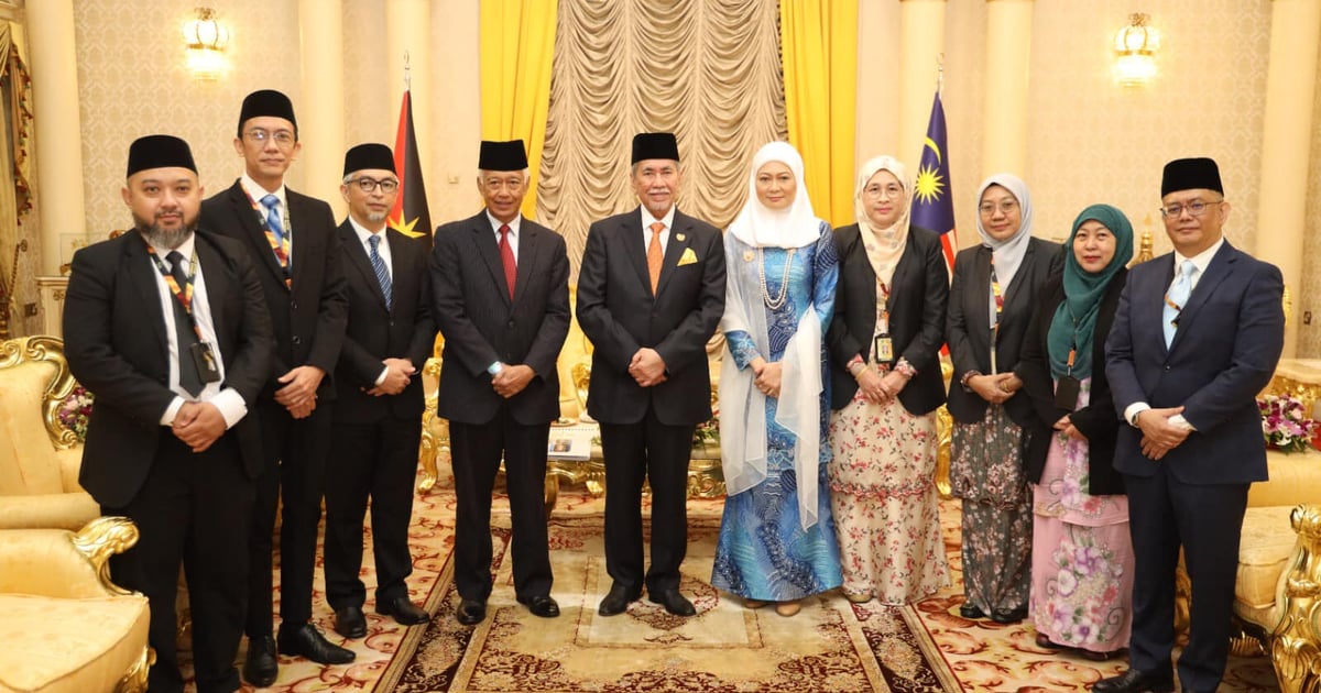 KUNJUNGAN HORMAT LAKMNS KEPADA TYT YANG DI-PERTUA NEGERI SARAWAK ...