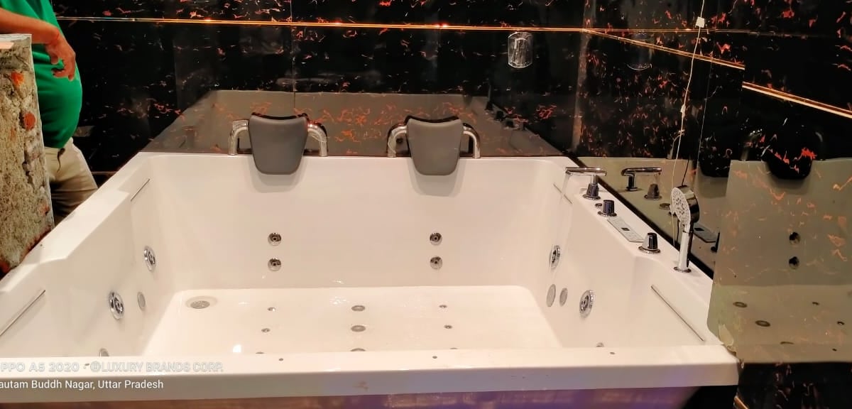 Buy Online Jacuzzi Bathtub at Best Price | Quasay