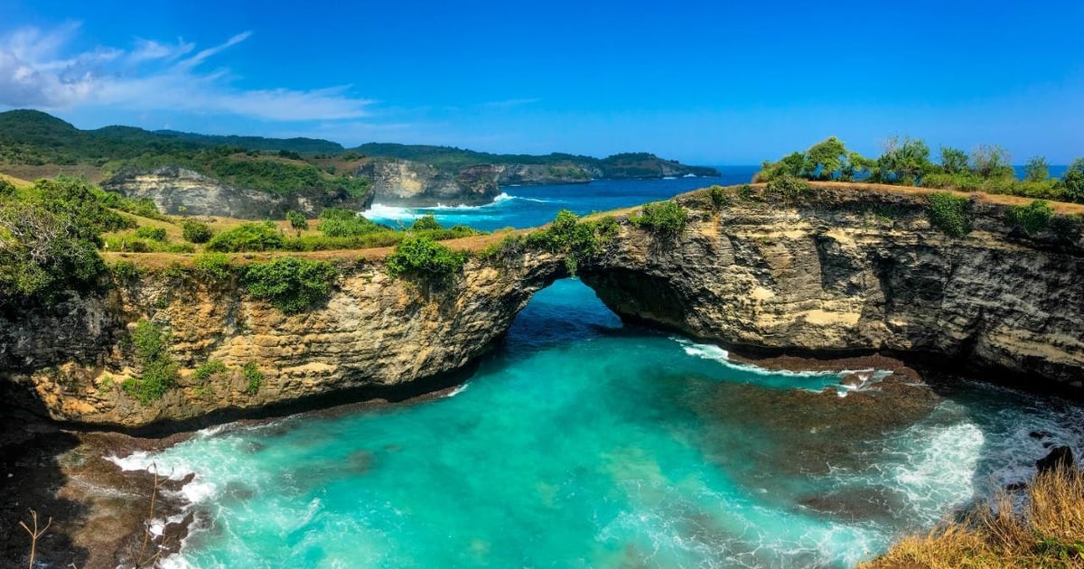 Combination Package Tour to Nusa Penida | Wonderful Bali Seminyak Tour
