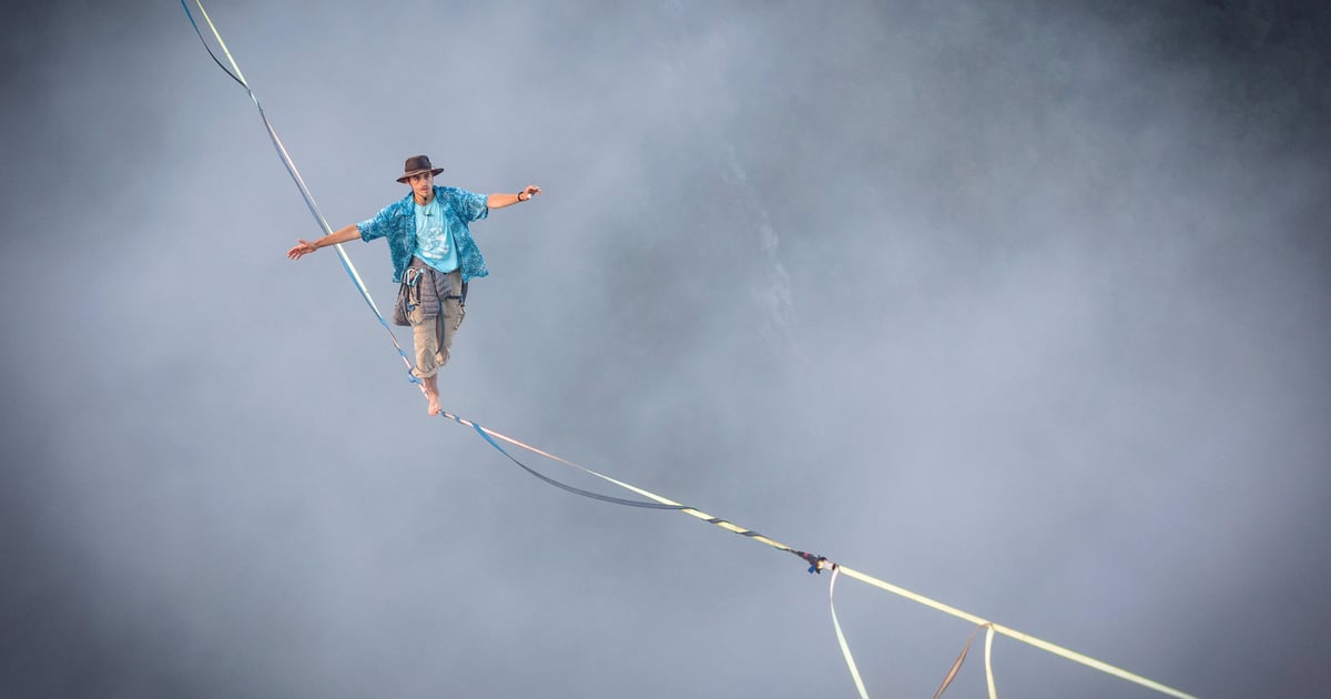 Profesionnel de Highline Benoit Brume | Show de Highline - Performance ...