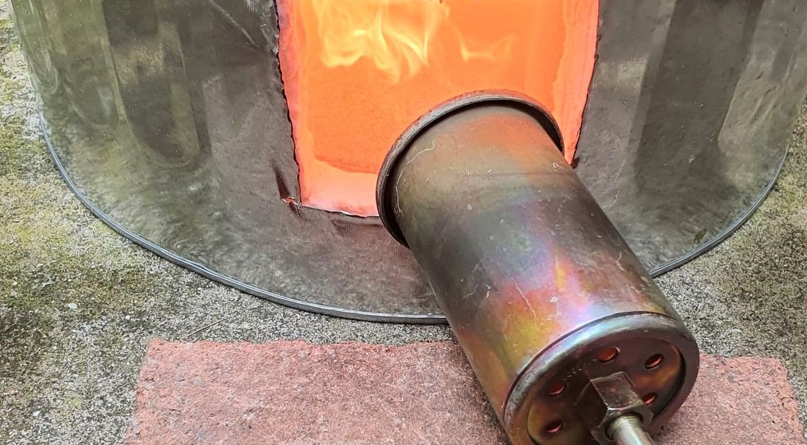 Using Combustibles and Raku Kilns for Stunning Results | UK Raku Kiln Kits