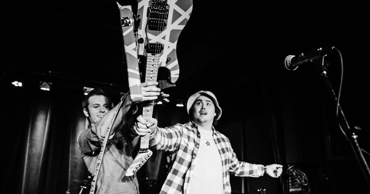 Pullstring Homepage | Official Pullstring Band Website