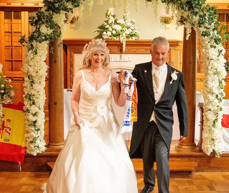 Tying the Knot: A Guide to Hand-Fasting Ceremonies in the UK | History ...