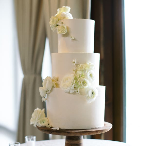 Classic White Wedding Cake Designs | Sweet and Tarte
