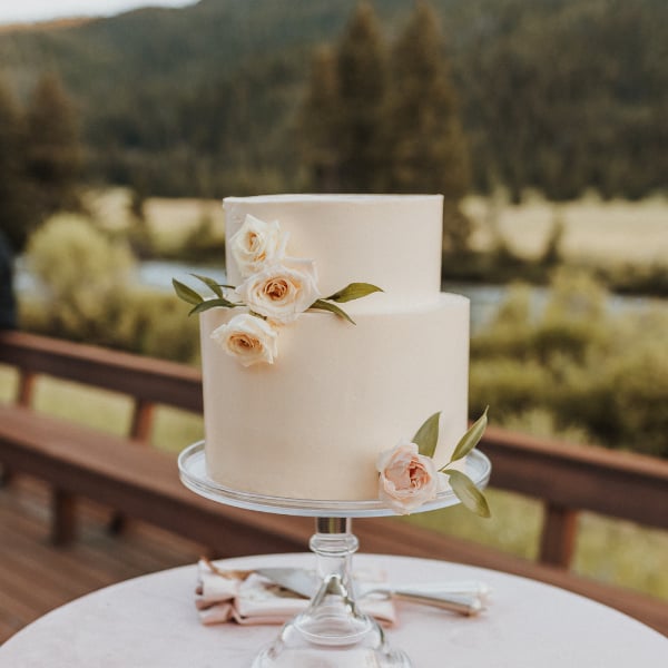 How to Choose Your Wedding Cake Texture | Sweet and Tarte