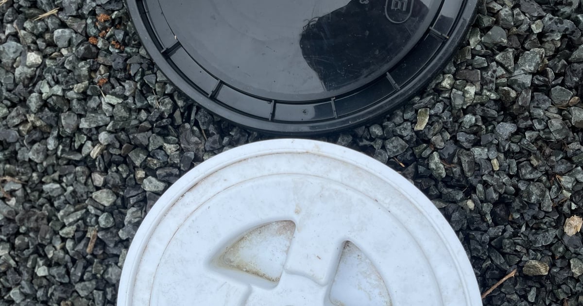 Standard vs. Gamma Bucket Lids
