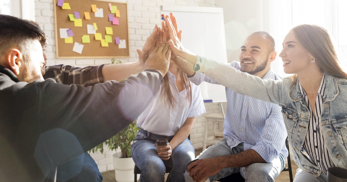 Conoce 4 etapas de un equipo de trabajo en desarrollo durante proyectos de mejora o innovación ...