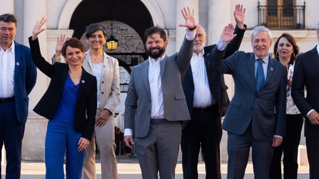 Desafíos Económicos en los Primeros Dos Años de la Administración de ...