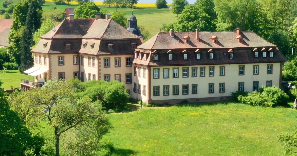 Luxuriöse Ferienwohnungen im Barockschloss in Bayern | Schloss Roßbach