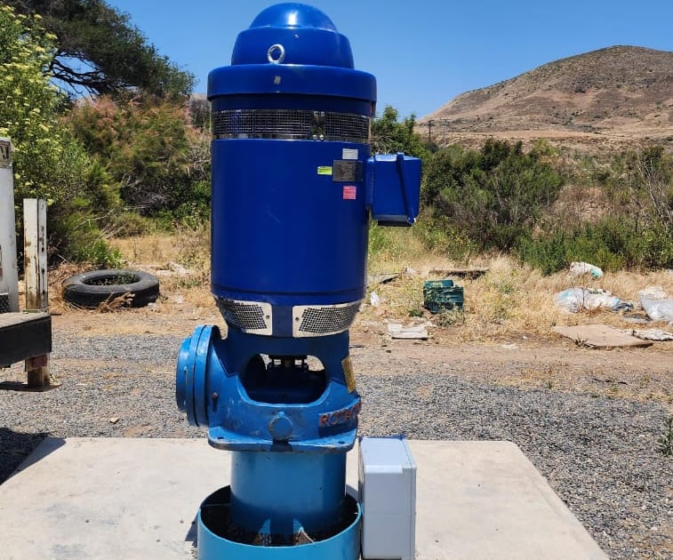 Instalacion de equipo de bombeo flecha hueca. | Controles Motores y Bombas