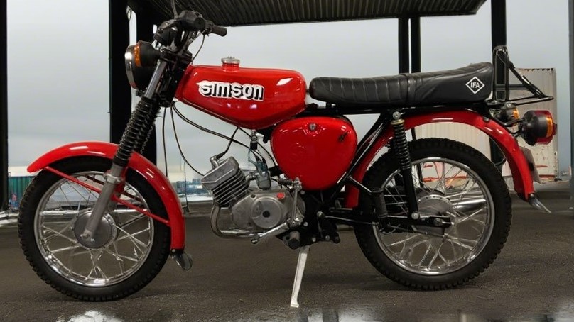 Exploring the Simson S51 Moped: A Glimpse into a Classic Era | Mopeds.com