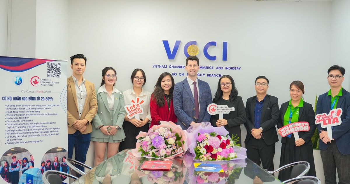 Signing ceremony of cooperation between Tiim Group (representative of ...