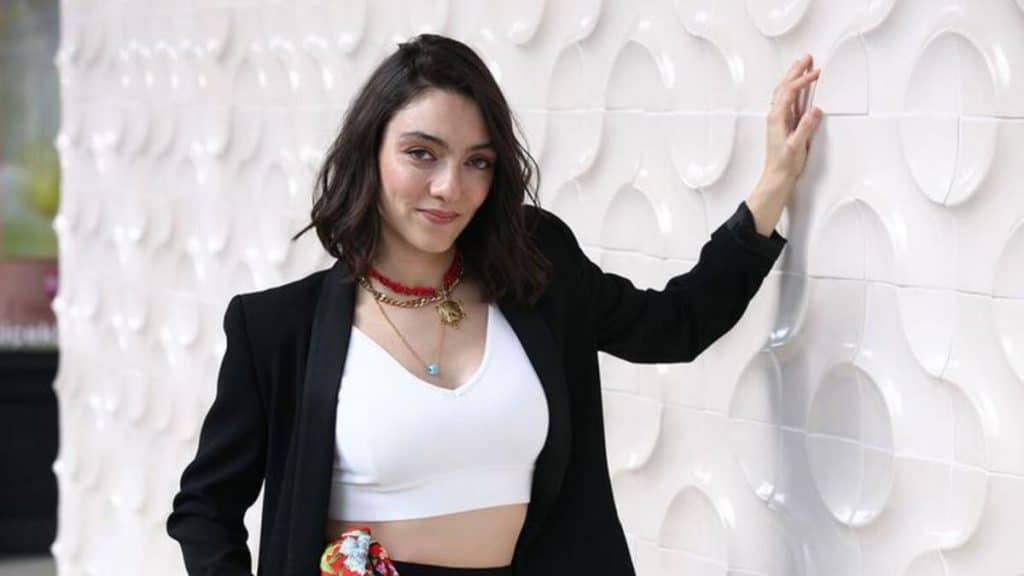 Who is Merve Dizdar? A Rising Star in Turkish Cinema and Theatre ...
