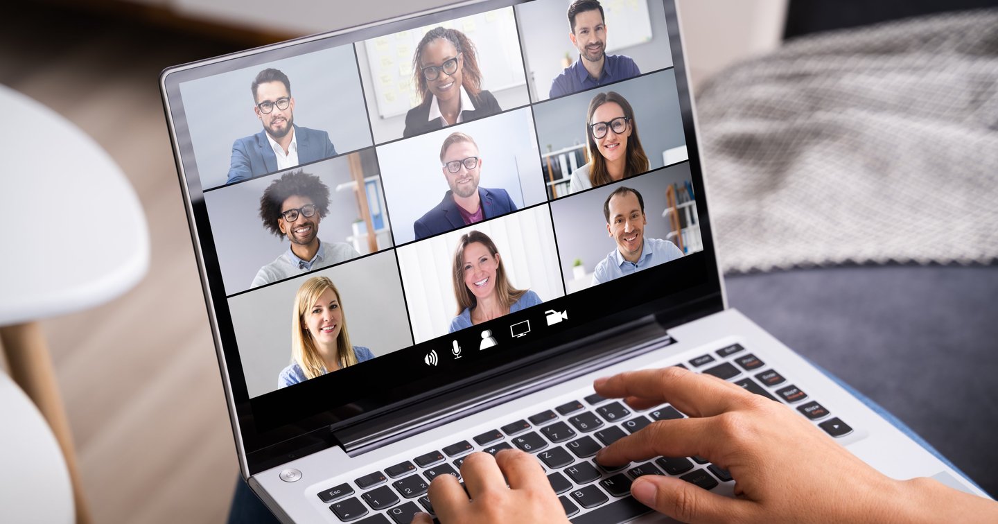 How to Manage a Distributed Team Effectively (and Why You Need Support)