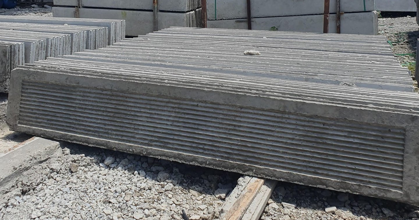 Daun Pagar Panel Beton Garis | MAster Beton Indonesia