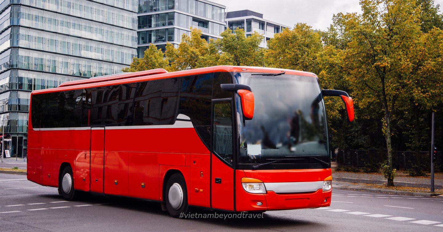 Cabin Sleeper Bus vs. Limousine: Which One to Choose? | Vietnam Beyond ...