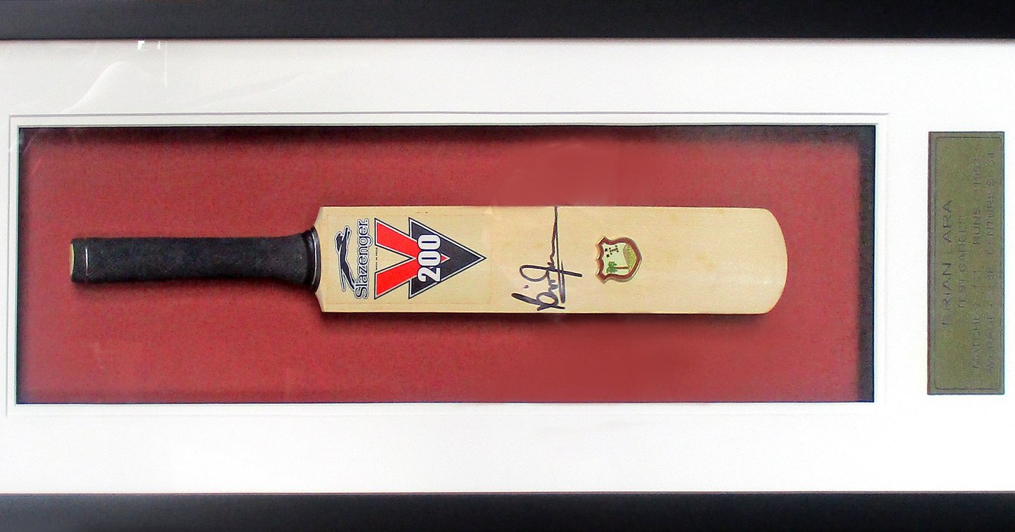 What is the best framing style for a cricket bat? | TFG FRAMES GALLERY