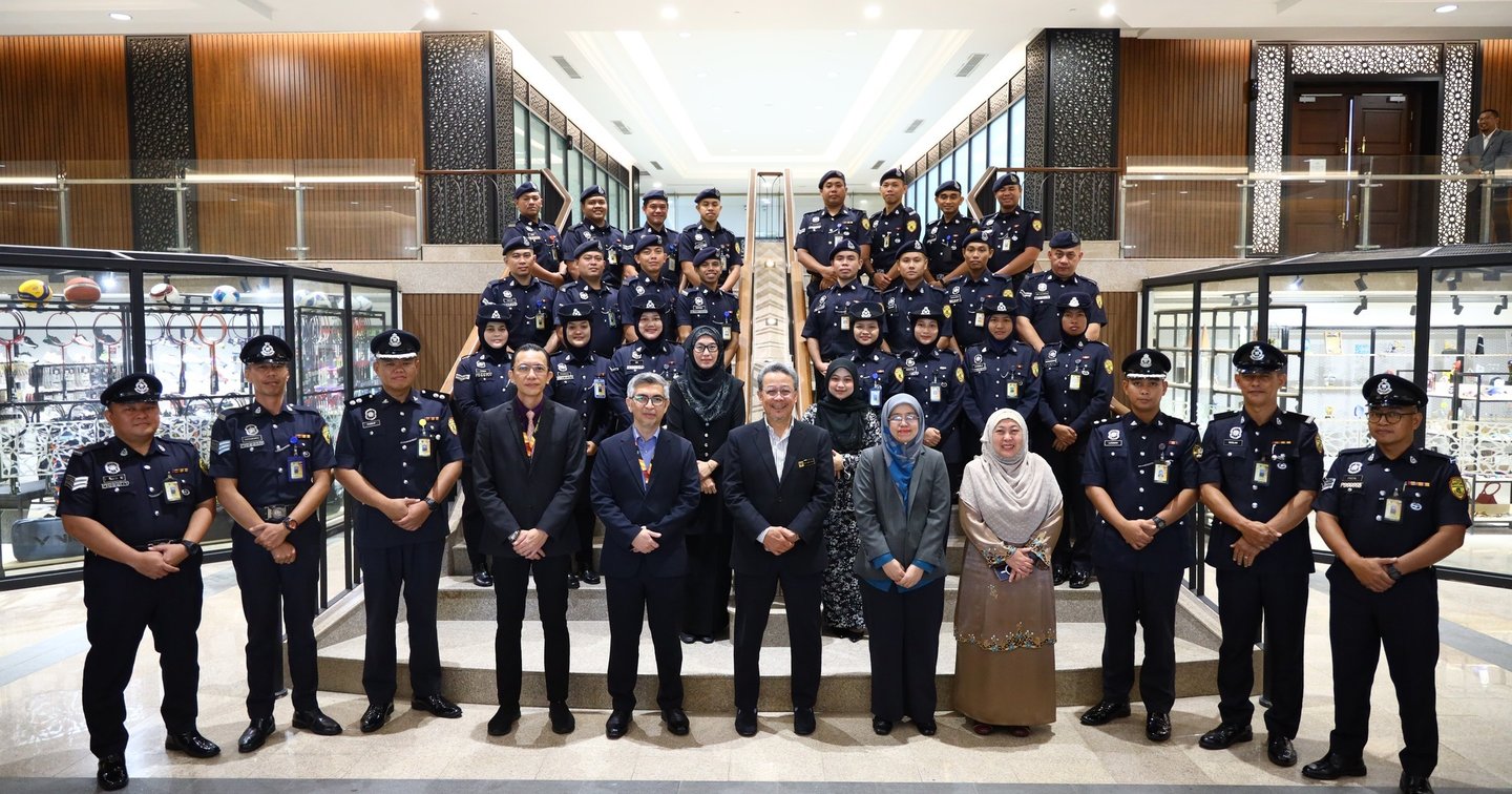 Majlis Perhimpunan Polis Bantuan bersama Ketua Pegawai Eksekutif LAKMNS ...