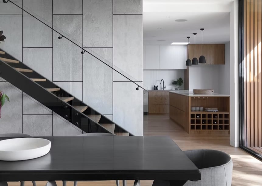 Lime Render vs. Cement Render: Pros & Cons for Brighton & Hove | Safe Bricks Limited