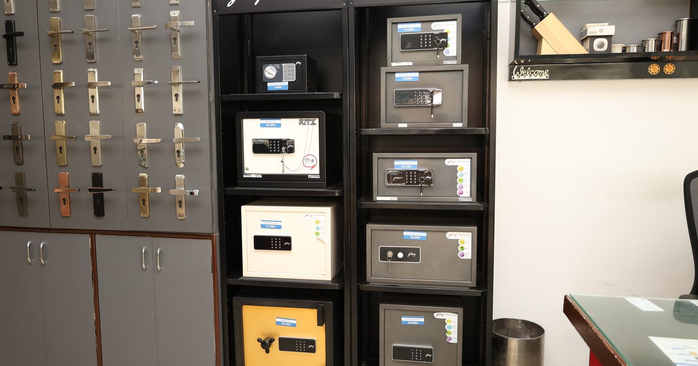 About Us | Ansh Traders – Your Trusted Hardware Wholesaler | Ansh Traders