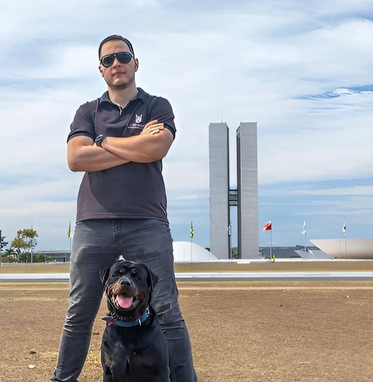 Conheça o adestrador Patrick Rodrigues