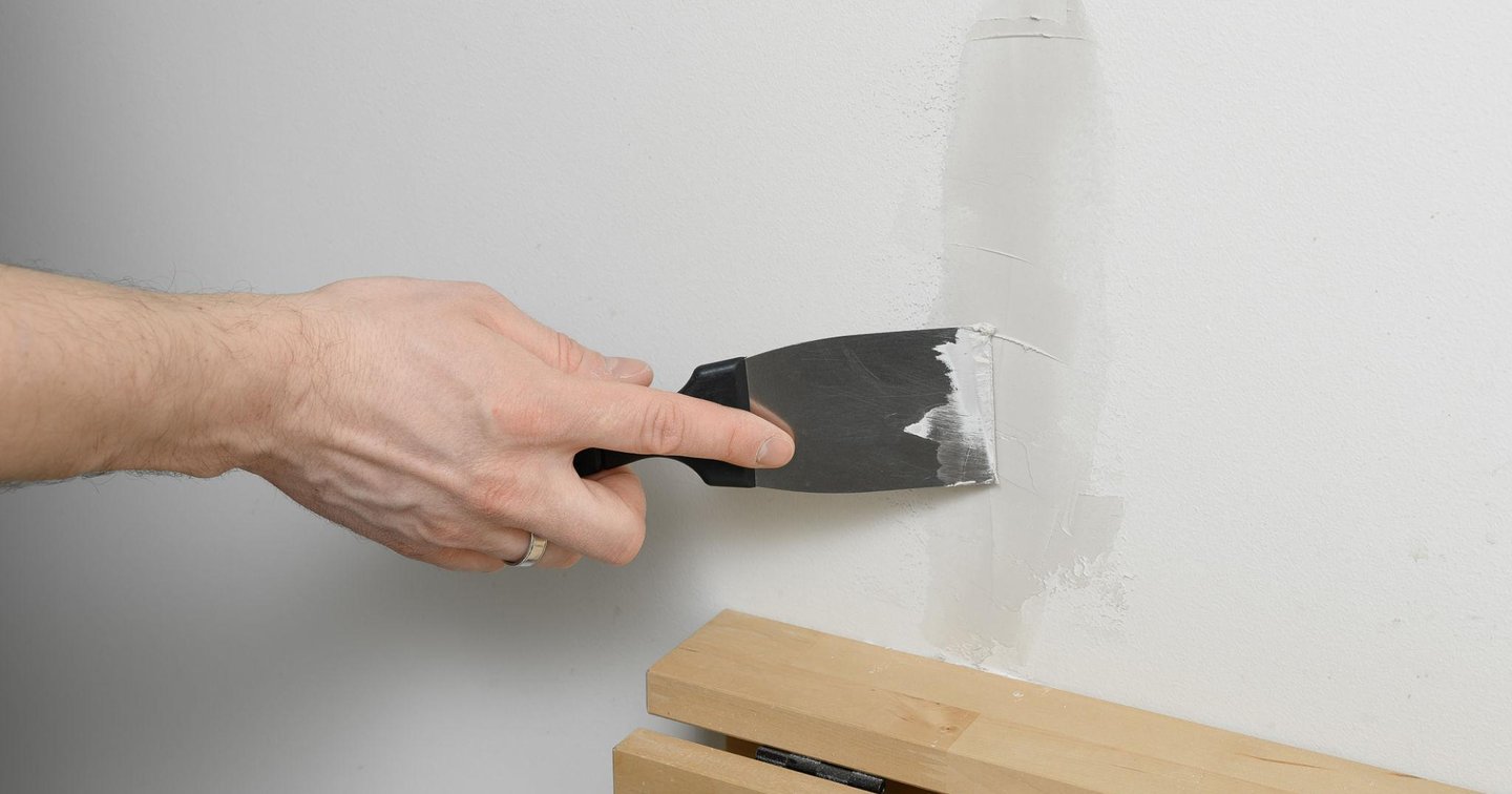 Hairline to stair‐step plaster cracks? Learn when to tape, when to skim ...