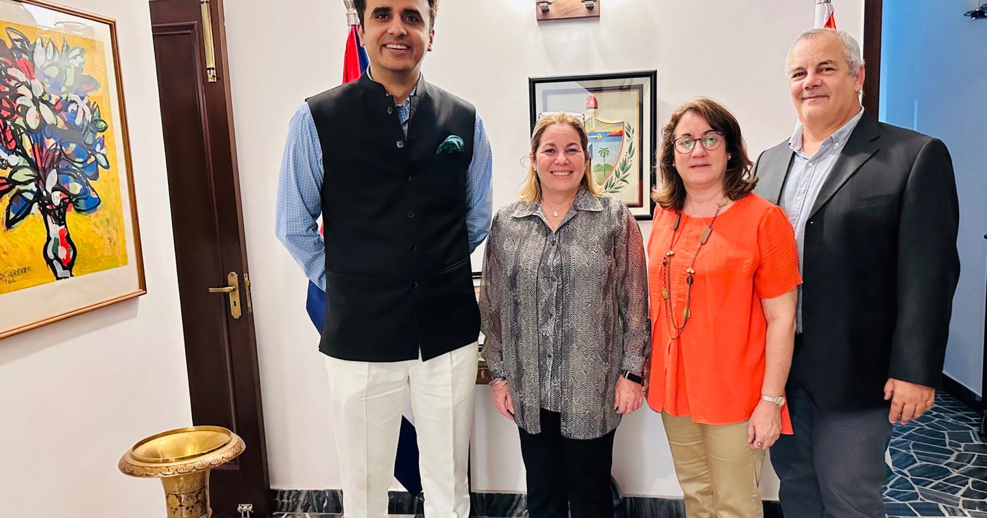 Meeting with Mrs. Grisel Reyes Leon, Minister of Communication of the Republic of Cuba | Chamber ...