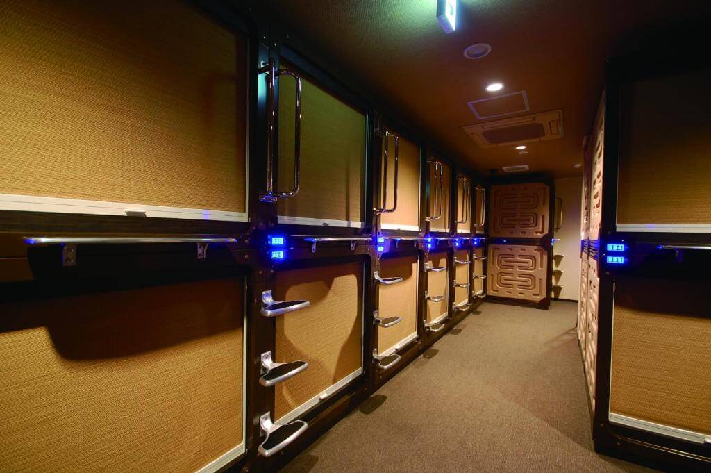 Capsule Hotel au Japon | L'expérience, les prix & la réservation | Eko ...