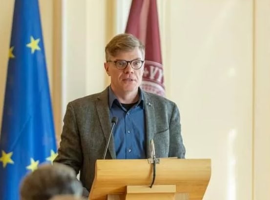 Zigmas Vitkus | Sugiharos namai