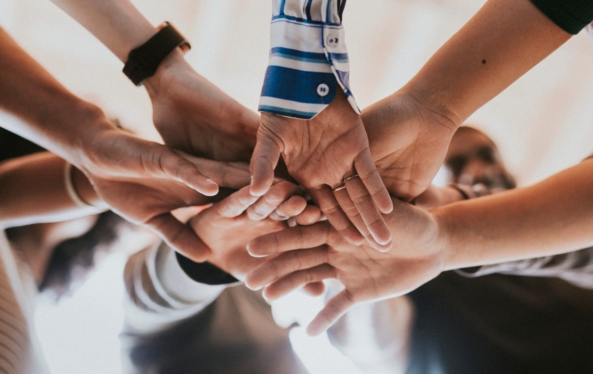 Why Supportive Colleagues Are Key to a Thriving Workplace | Joyful Working