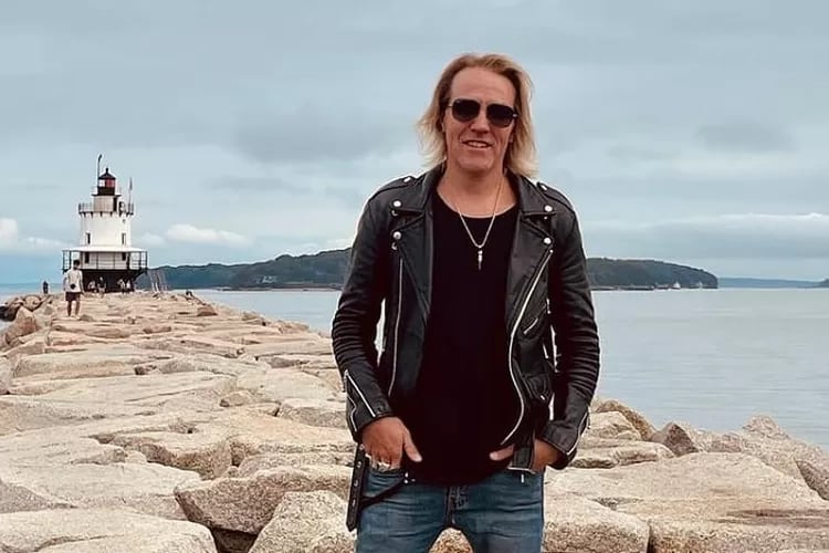 Rob Hammersmith fala sobre álcool, maturidade e convivência no Skid Row ...
