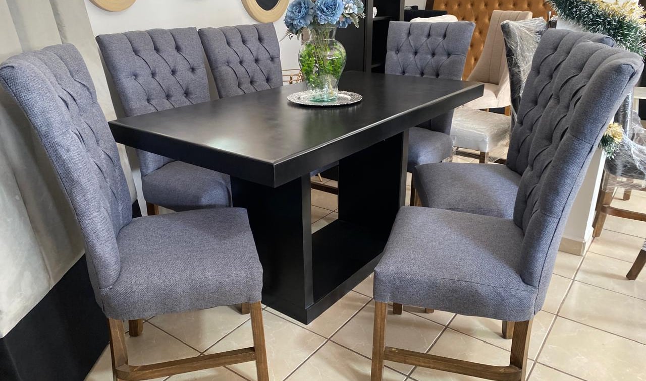 Comedor Color Negro Azabache con Sillas Grises Modernas | Muebles jady's