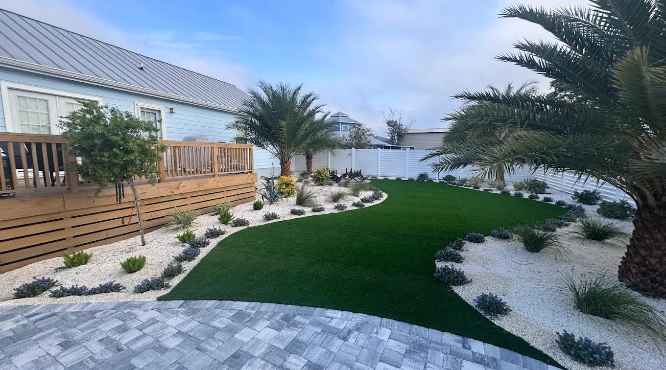 Landscape Design Ideas to Maximize Privacy in Coastal Homes | Coastal ...