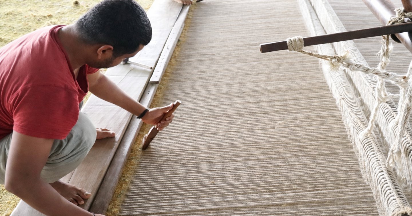 Handcrafted Rugs and Carpets | Indians Artisanal Craft & Home Decor ...
