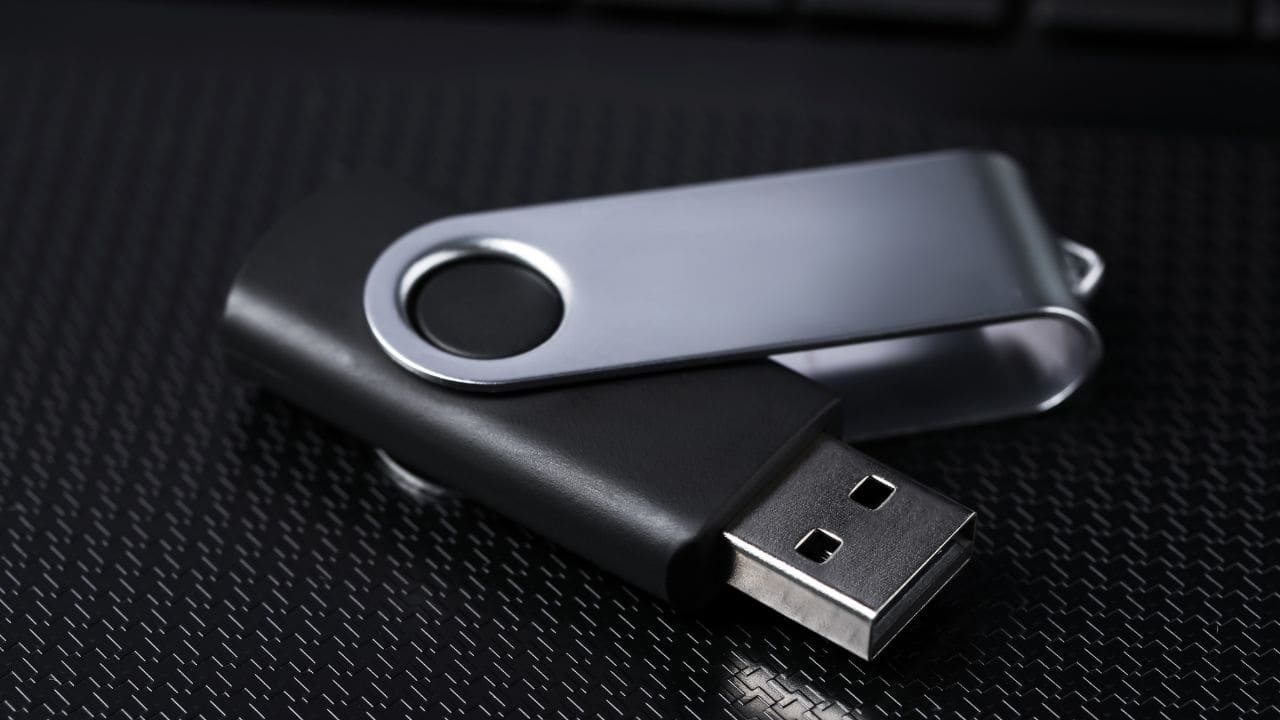 La historia del USB: cómo un conector cambió el mundo digital | Ciencia Z