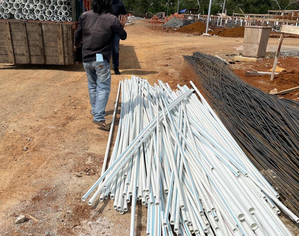 Pipa PVC dalam Proyek Saluran Konstruksi | Putra Delima Mandiri