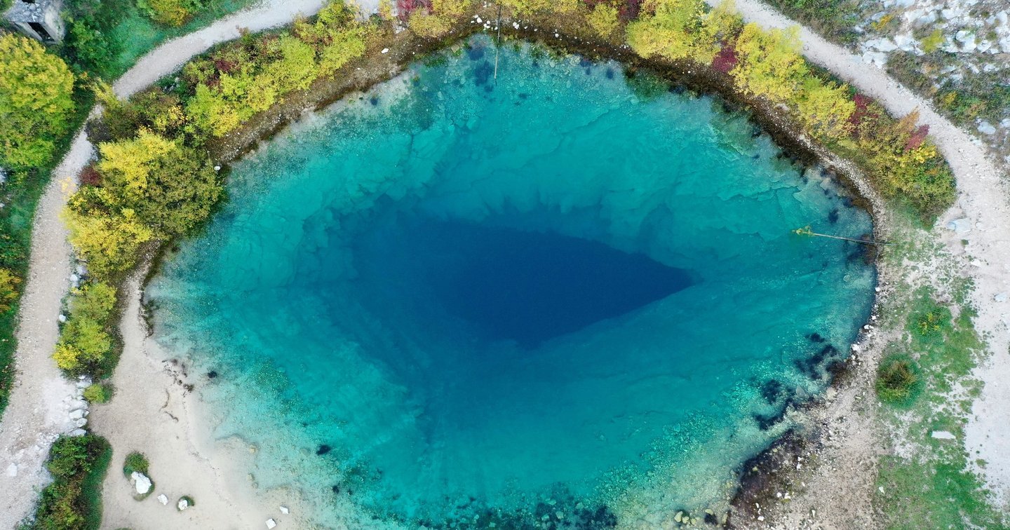 How to Visit the Great Blue Hole in Belize | DuoNomadS