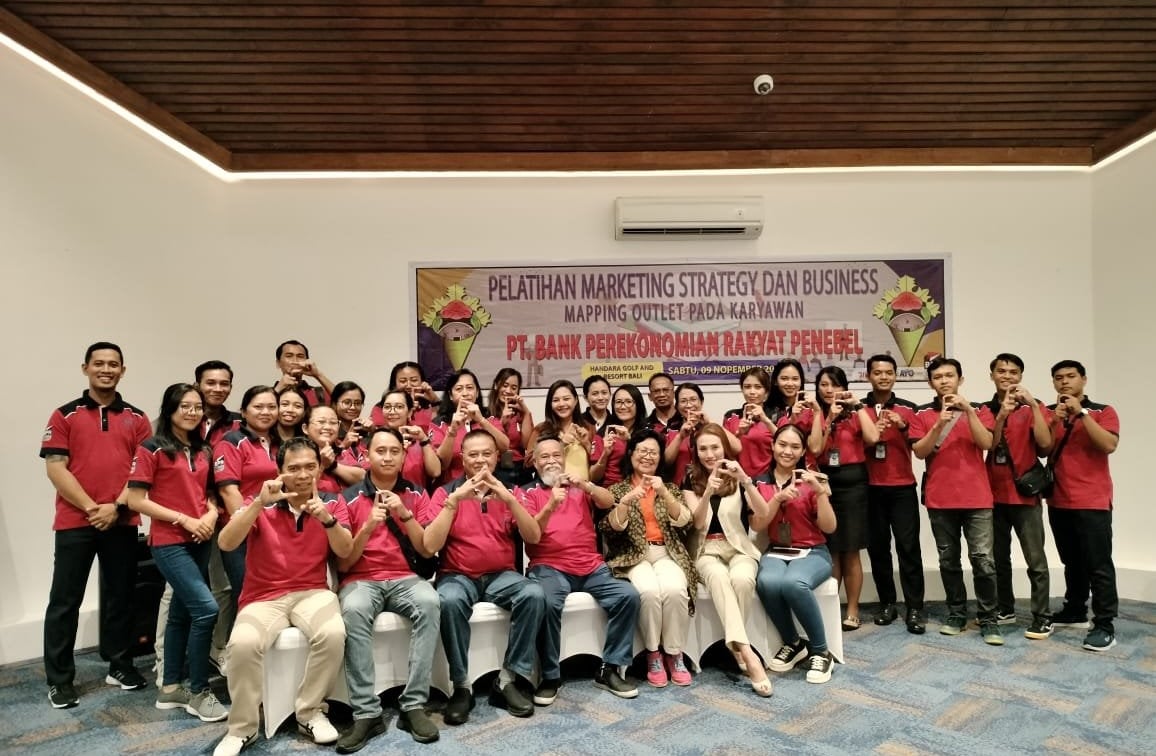 Pelatihan Marketing Strategy dan Business Mapping Outlet Pada Karyawan ...