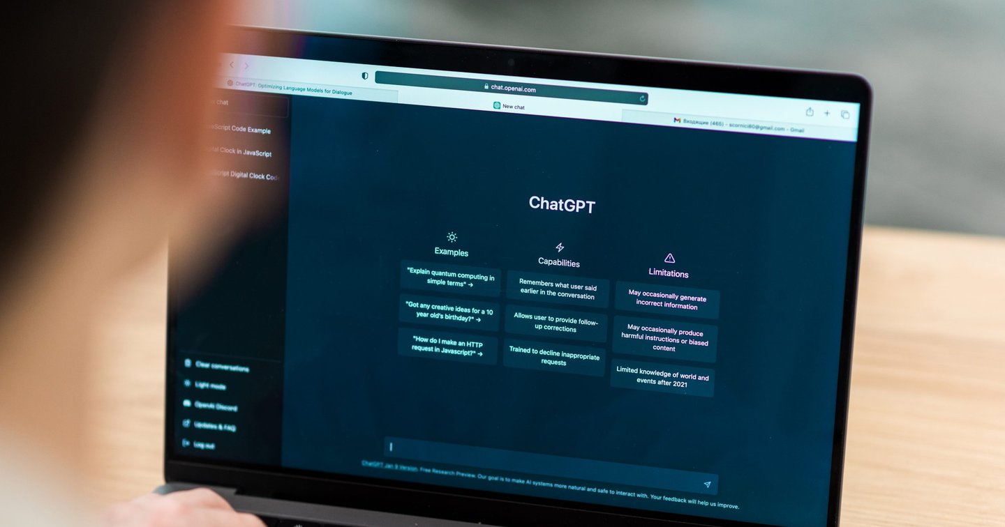 Conoce los 7 pasos para potenciar el Prompt Engineering: mejorando la interacción con la ...