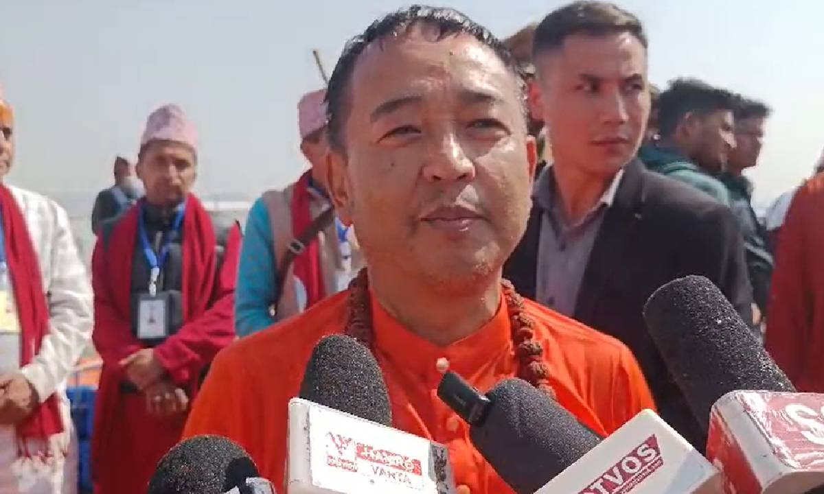 Sikkim CM Prem Singh Tamang takes holy dip at Triveni Sangam during ...