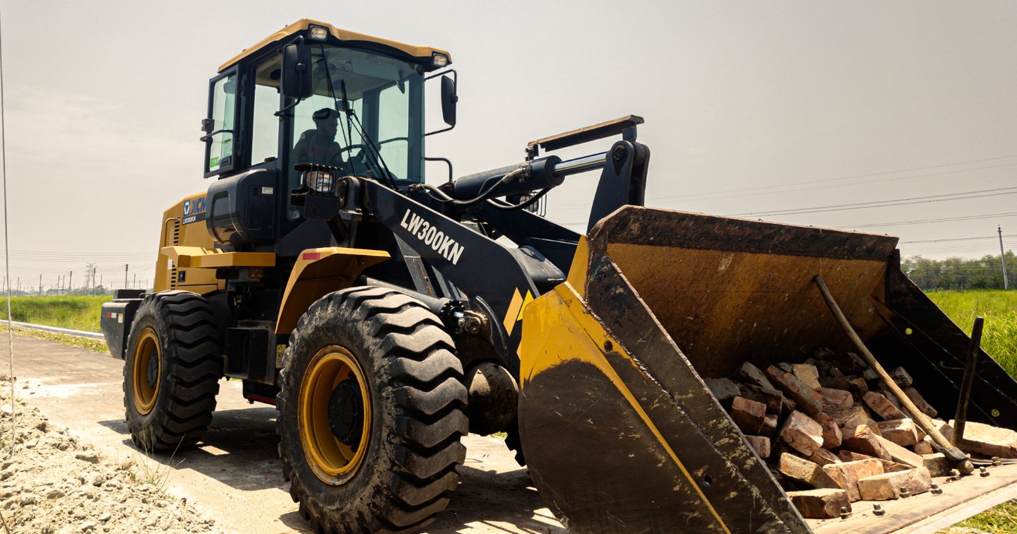Skid Steer Loader Overview – Features, Uses & Benefits | NewExcavator.com