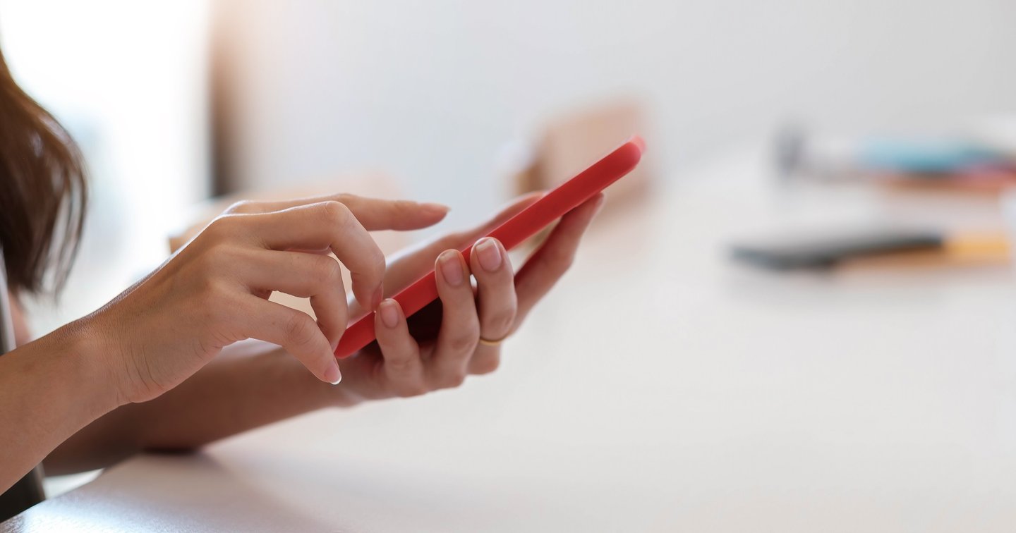 Phone Docking Explained: How to Keep Your Number Alive Abroad | Know ...