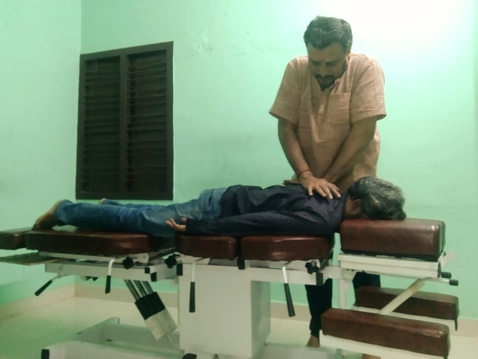 Vetrivel Pain Relief | Best Chiropractic & Varma Treatment | Vetrivel ...