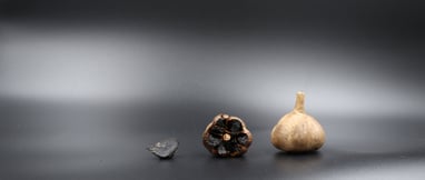 Juodasis česnakas. Fermentuotas | Garlic moon | Juodasis česnakas ...